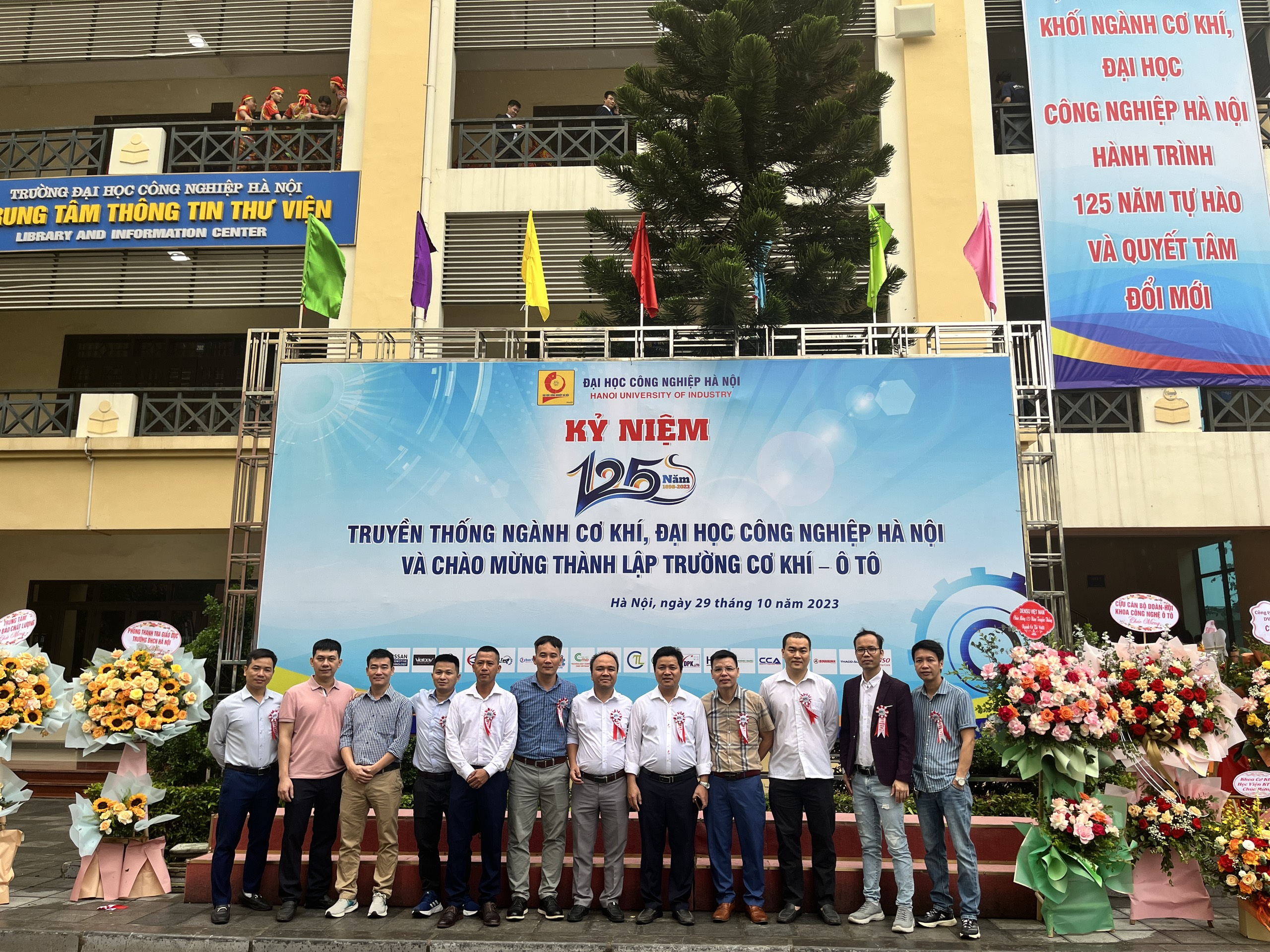 TIN TỨC